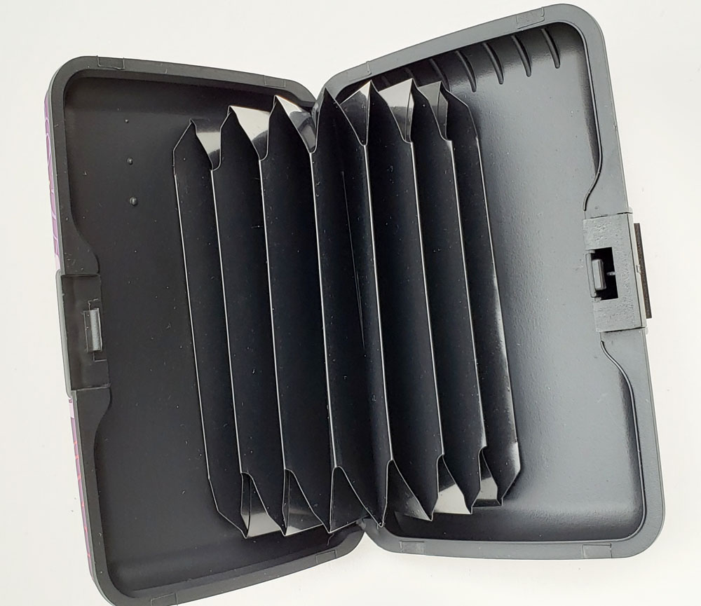 Case Review: Kurochiku Accordion Card Case – The Well-Appointed Desk