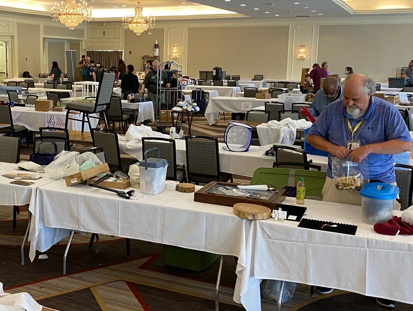 What Happens When The Desk Goes to a Pen Show – The Well-Appointed Desk